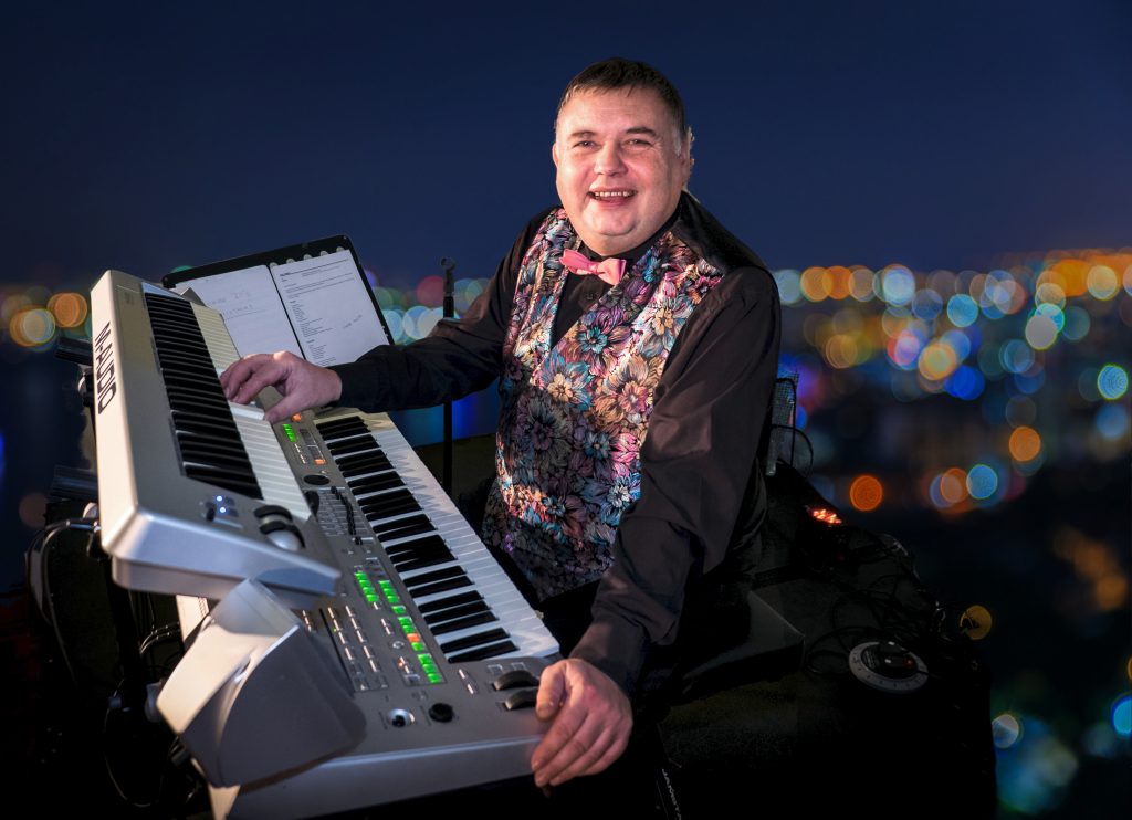 Artiste – Steve Hubble – Brentwood's Live Keyboard music Club